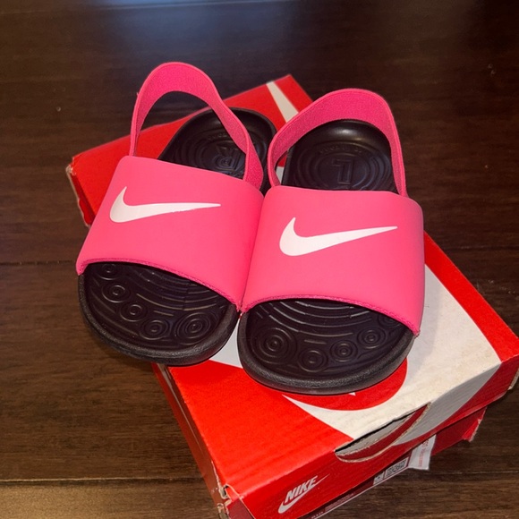 Nike | Shoes | Little Girl Hot Pink Slides | Poshmark